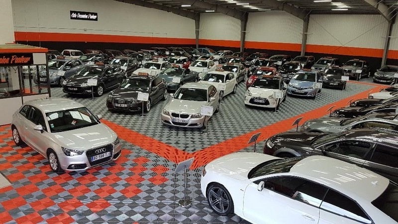 Acheter une voiture : choisir le concessionnaire automobile chez qui ...